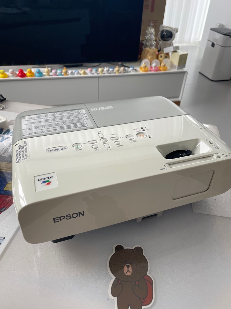 Epson Europe EB-825H Projector 可開公司單, 家庭電器, 電視 & 其他娛樂, 投影機 - Carousell
