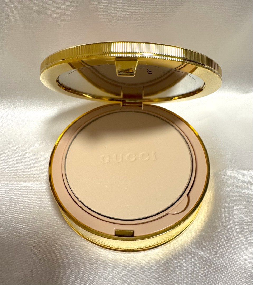 Gucci Pressed powder, Addiction Tokyo liquid blush, Dior concealer, 美容 ...