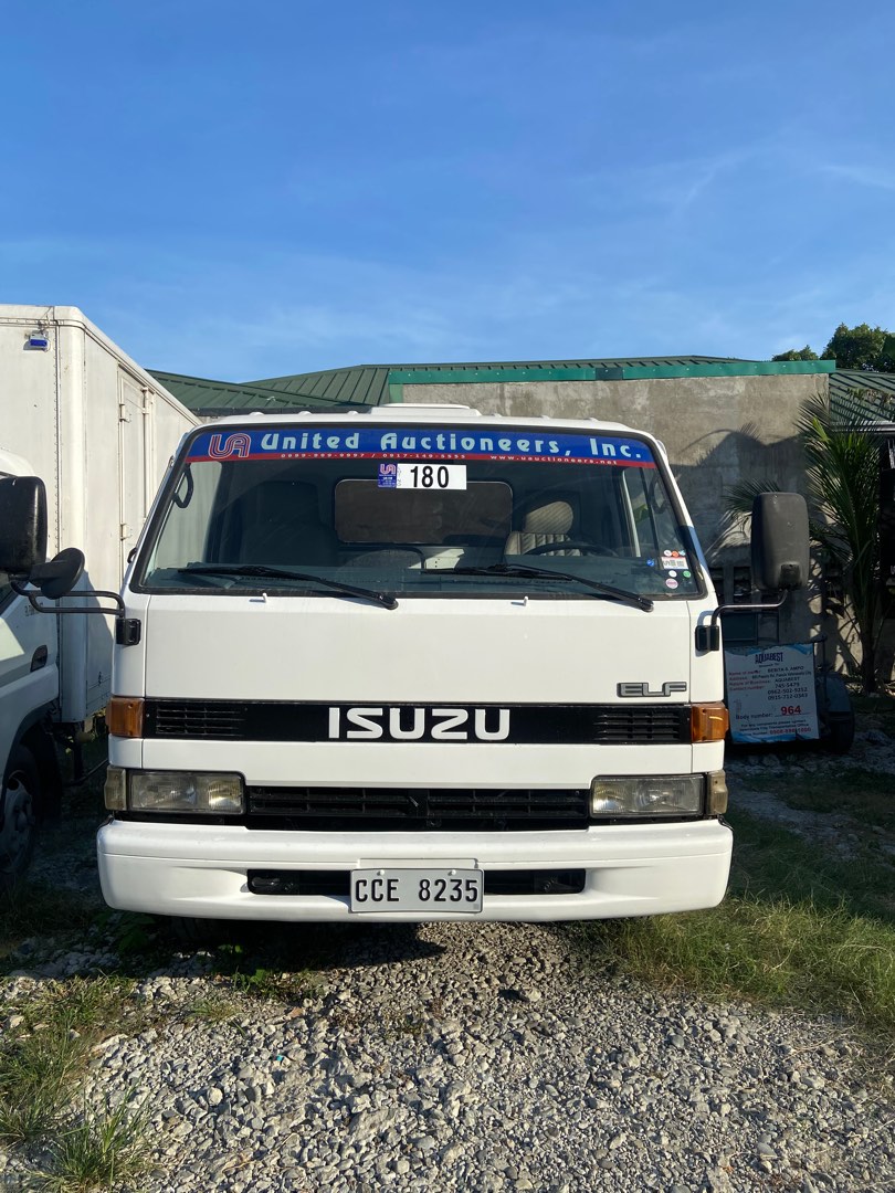 Isuzu Elf Self Loader, Special Vehicles, Heavy Vehicles on Carousell