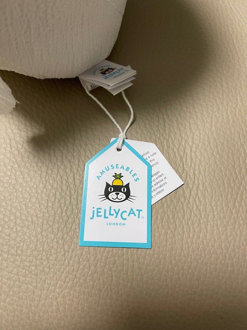 Jellycat Tissue Roll 廁紙, 興趣及遊戲, 玩具 & 遊戲類 - Carousell