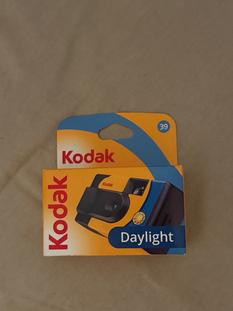 KODAK DAYLIGHT 800 DISPOSABLE CAMERA, Photography, Cameras on Carousell