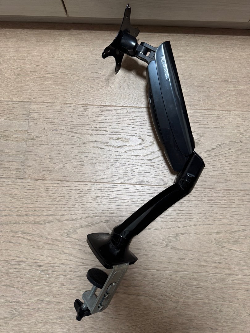 Loctek Monitor Arm for Desk Mount, Computers & Tech, Parts ...