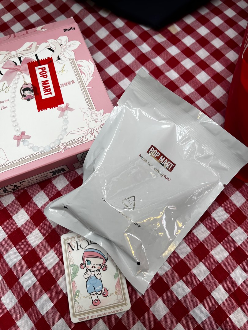 Molly daily look phone charm blind box (mix and match maverick), Toys ...