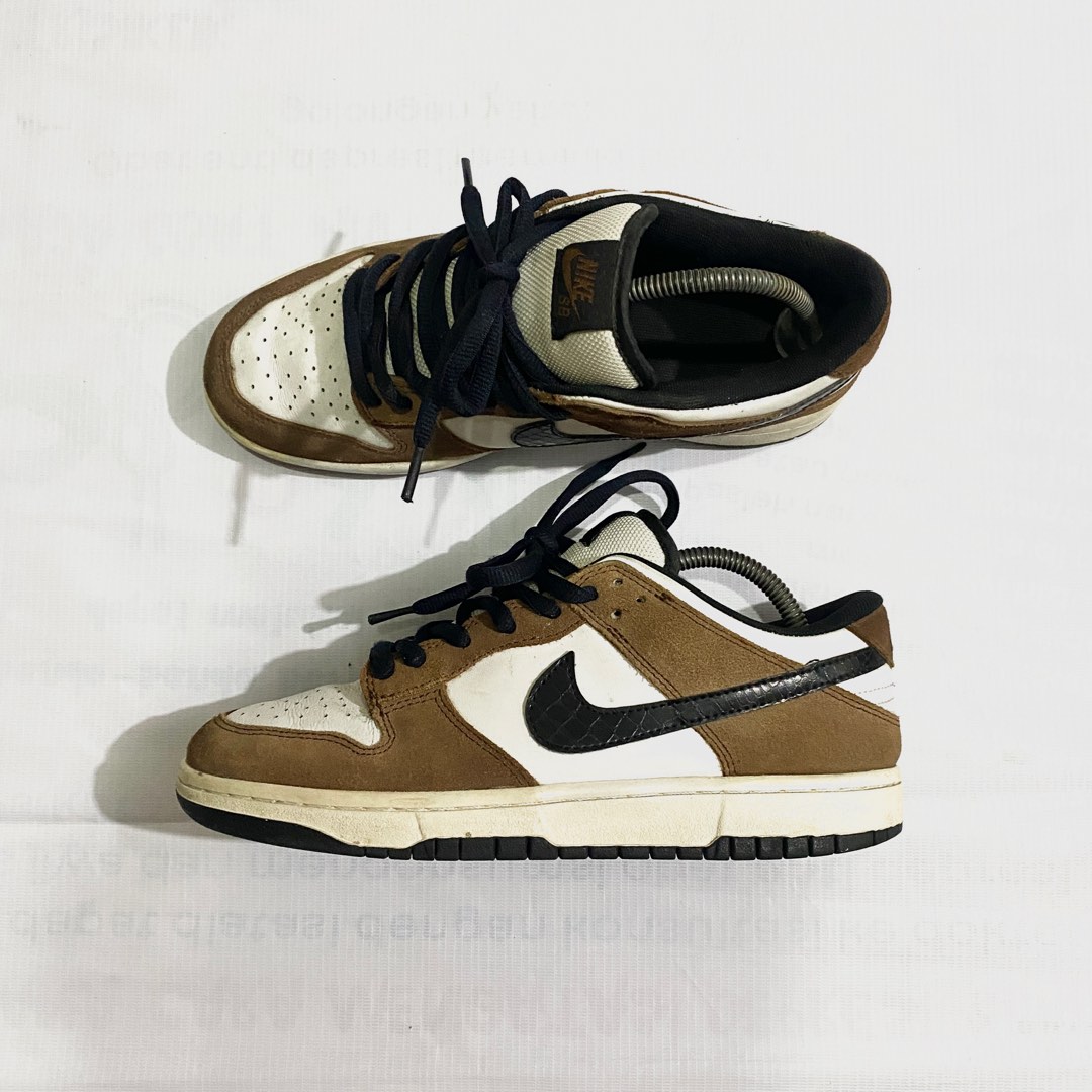 Nike SB Dunk Low White Black Trail End Brown Size 42, Fesyen Pria ...