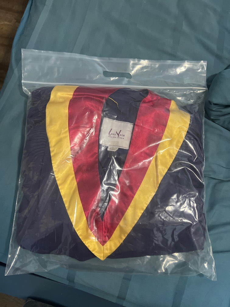 NYP Graduation Gown, Men's Fashion, Tops & Sets, Tshirts & Polo Shirts ...