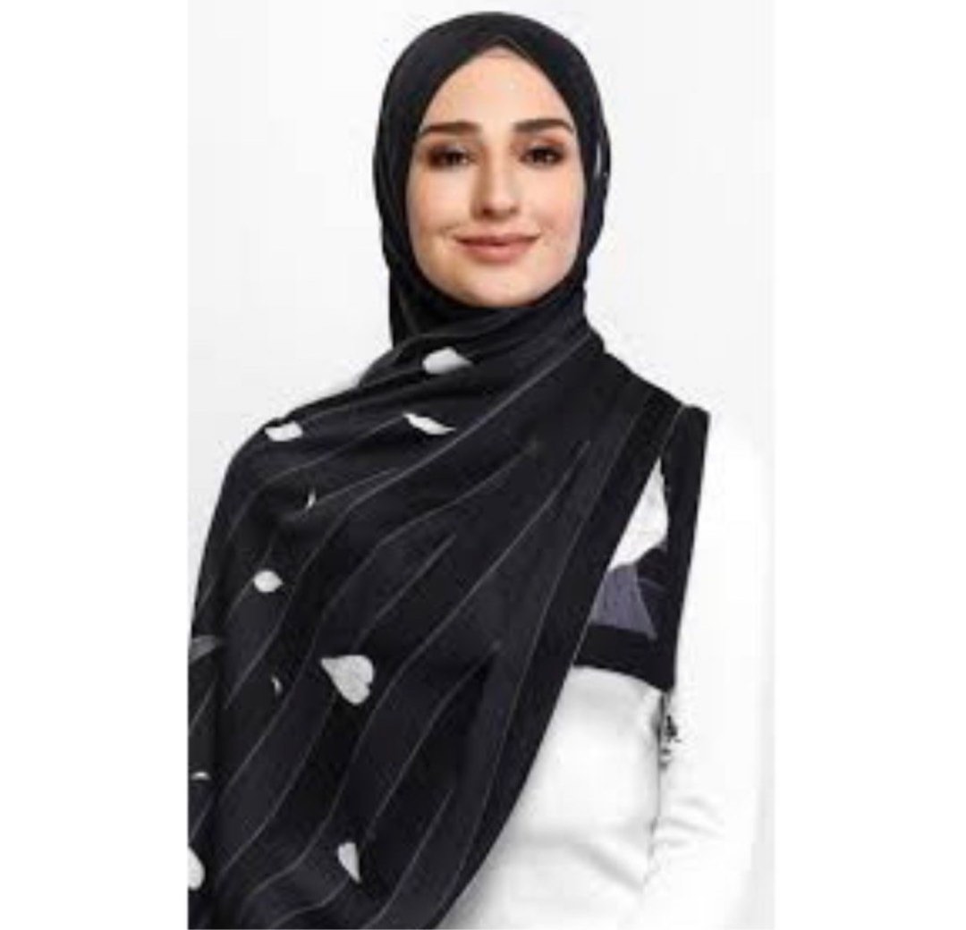 dUCk Shawl, Women's Fashion, Muslimah Fashion, Hijabs on Carousell