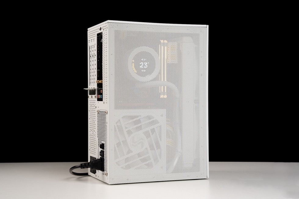 SSUPD Meshlicious MINI ITX Computer Case | 14 Litre USB C, Computers & Tech, Desktops on Carousell