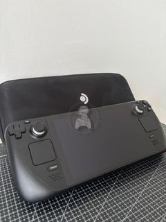 Steamdeck LCD 512gb, Video Gaming, Video Game Consoles, Others on Carousell