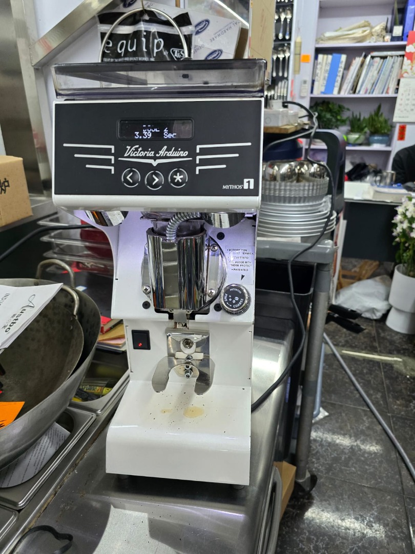意大利 Victoria Arduino Mythos One 磨豆機｜極新二手｜$6,000, 家庭電器, 廚房電器, 咖啡機及咖啡壺 ...