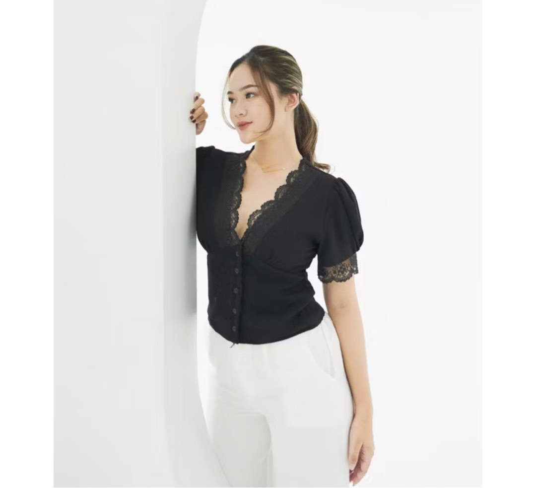 Bellebabes Zaara Top Black Lace not sandro avgal sevrel maryalle duma ...