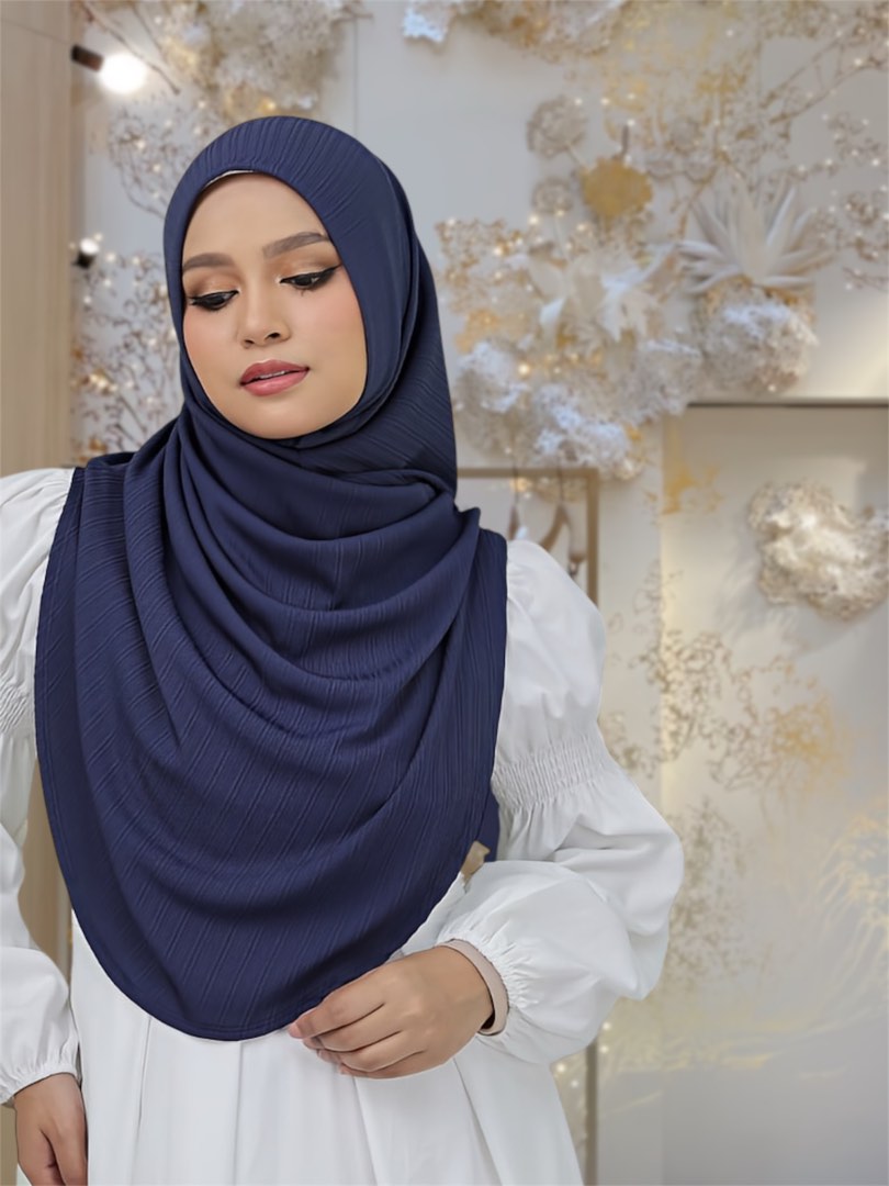 BNWT Instant Shawl Twist Pleated Soft Awning Anti Tembam In Navy Blue ...