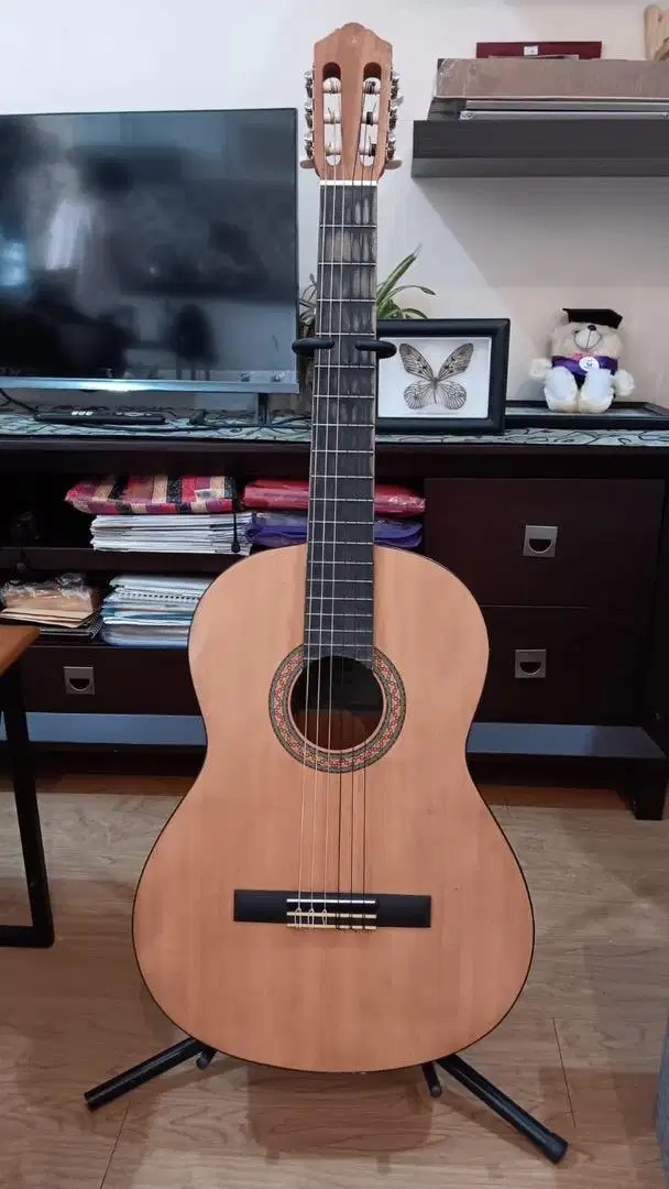 Dijual Gitar Klasik Yamaha C30M Original, Musik & Media, Alat di Carousell