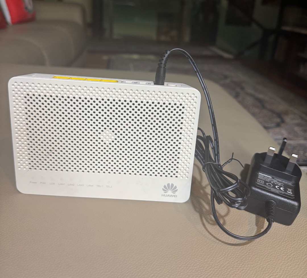 Huawei EchoLife HG8240H5 GPON Terminal (Modem), Computers & Tech, Parts ...