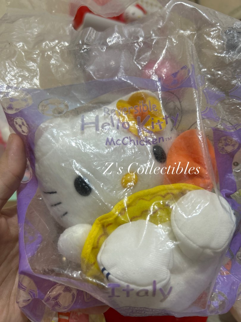 Mcdonald's FIFA 2002 Reversible Hello Kitty Italy, Hobbies & Toys ...
