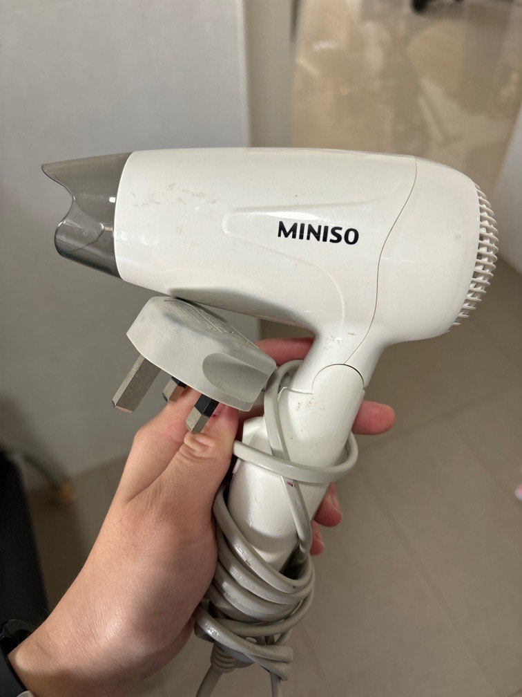 Miniso hair dryer, Beauty & Personal Care, Hair Products on Carousell