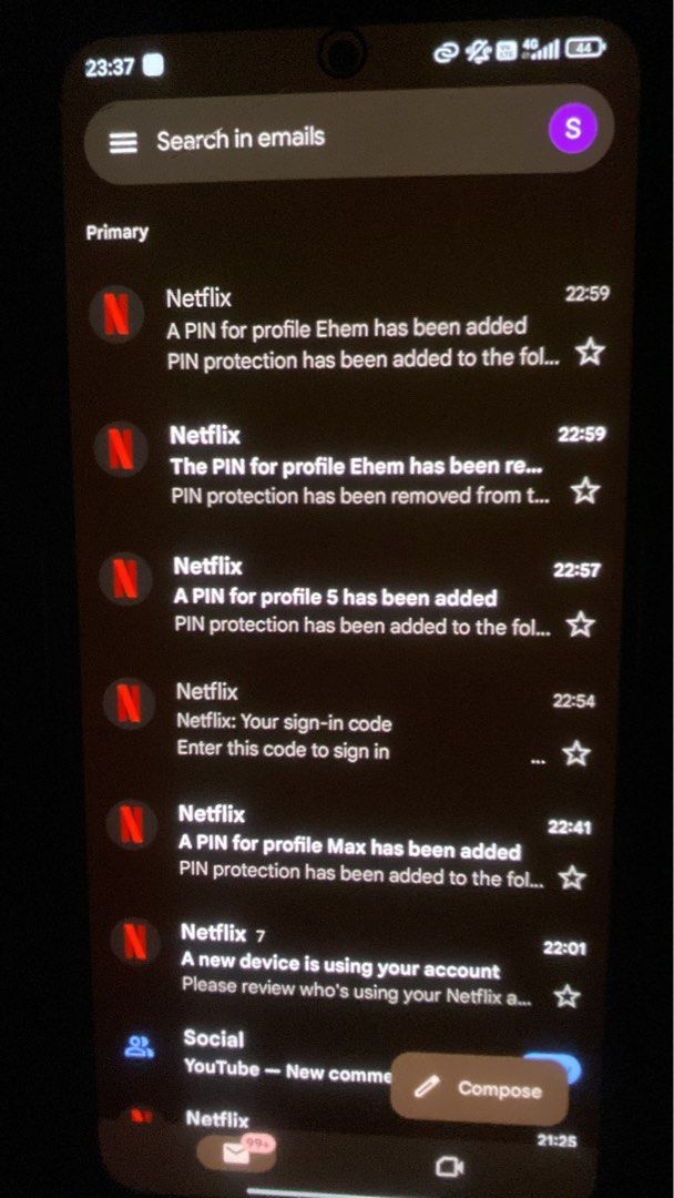 NETFLIXX PRIVATE, Announcements on Carousell