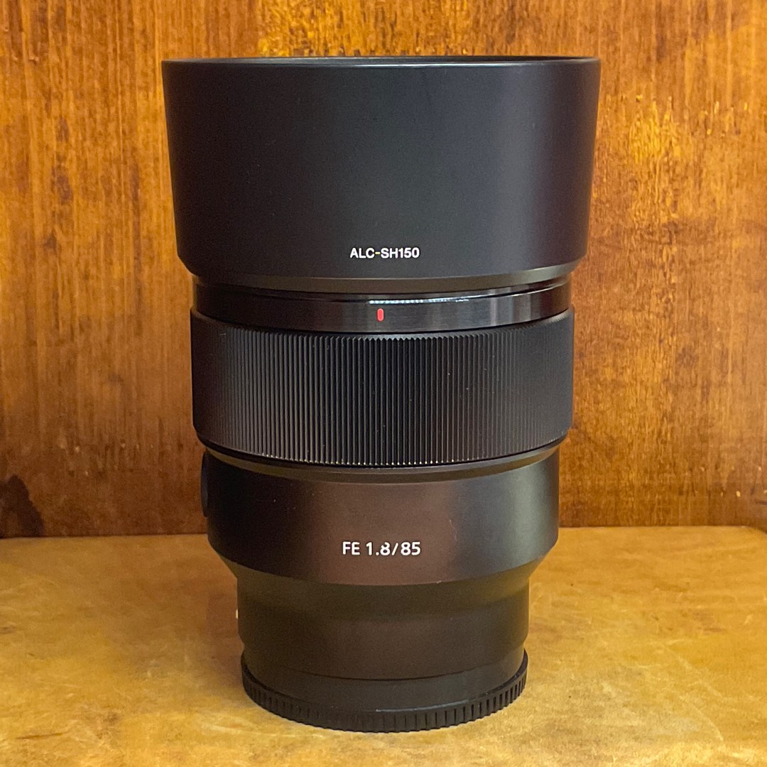 Sony FE 85 F1.8 (1964106), Photography, Lens & Kits on Carousell