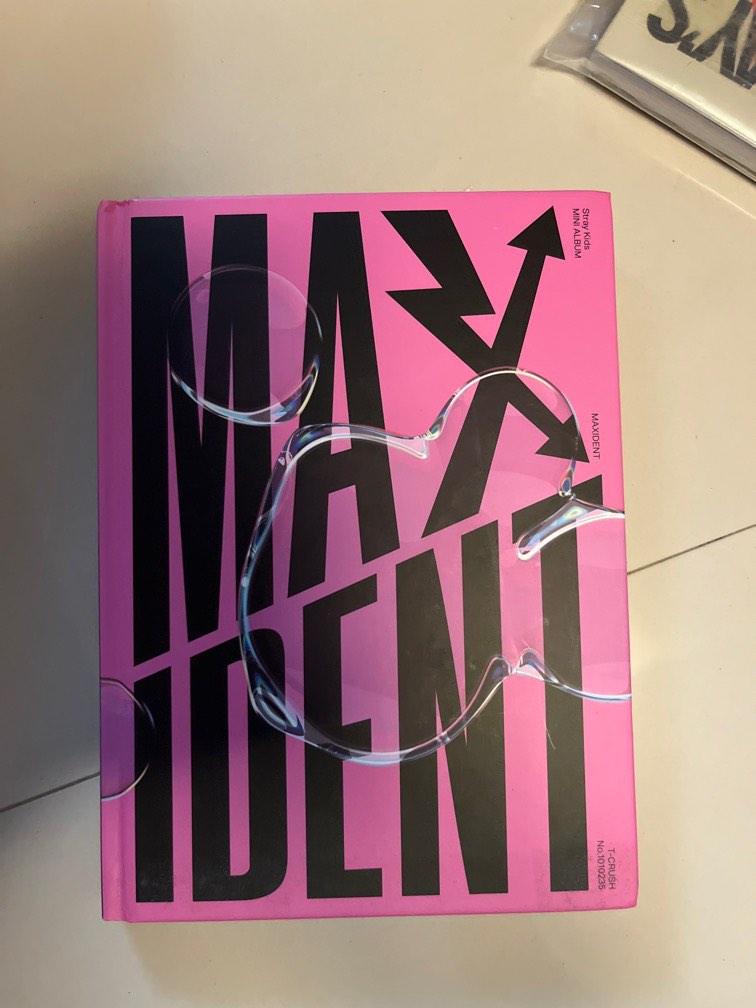 Stray Kids MAXIDENT album opened but contains full set, Hobbies & Toys ...