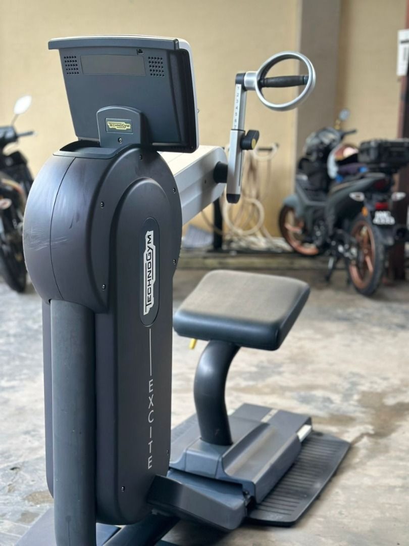 Technogym Arm Bike Gym Equipment Ergometer Upper Body Rehabilitation Workout, Sports Equipment ...