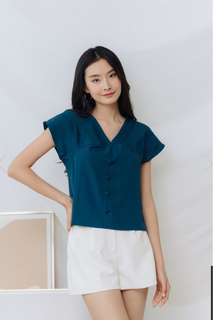 TSW the stage walk kai crochet pleated top in teal, Women's Fashion, Tops, Blouses on Carousell