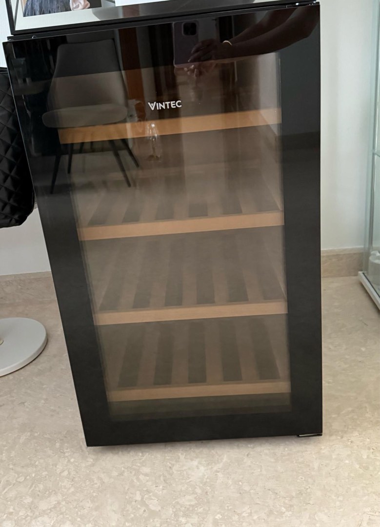 Vintec Wine Chiller, TV & Home Appliances, Kitchen Appliances, Wine ...