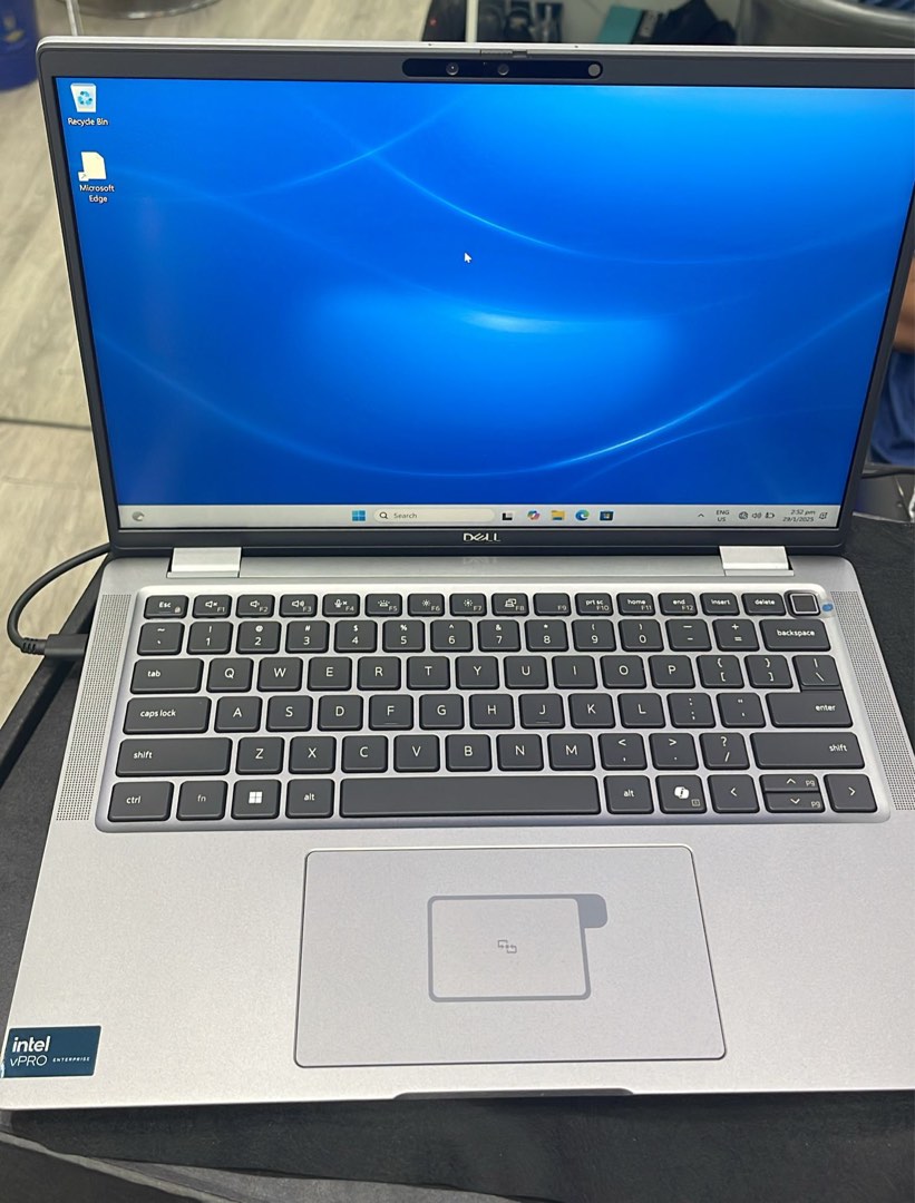 Brand new sealed box dell latitude 7450 Intel core ultra 5 135H 16Gb ...