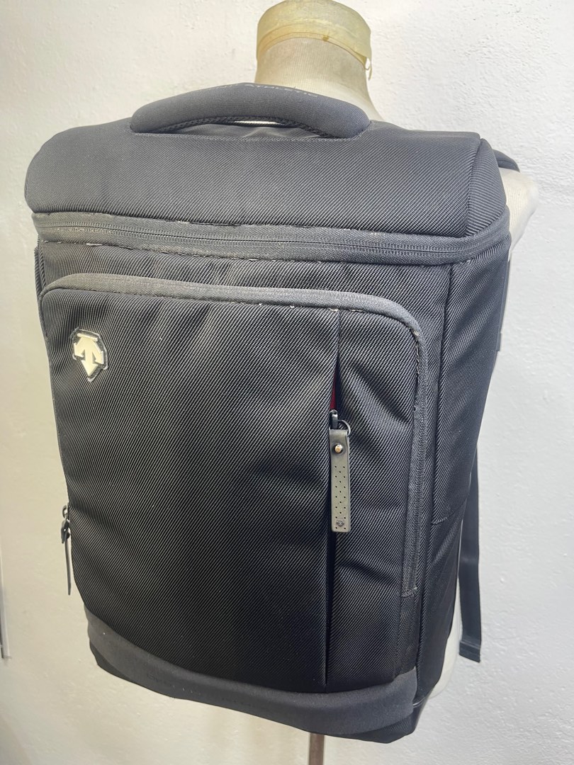 Descente Backpack, Men's Fashion, Bags, Backpacks on Carousell