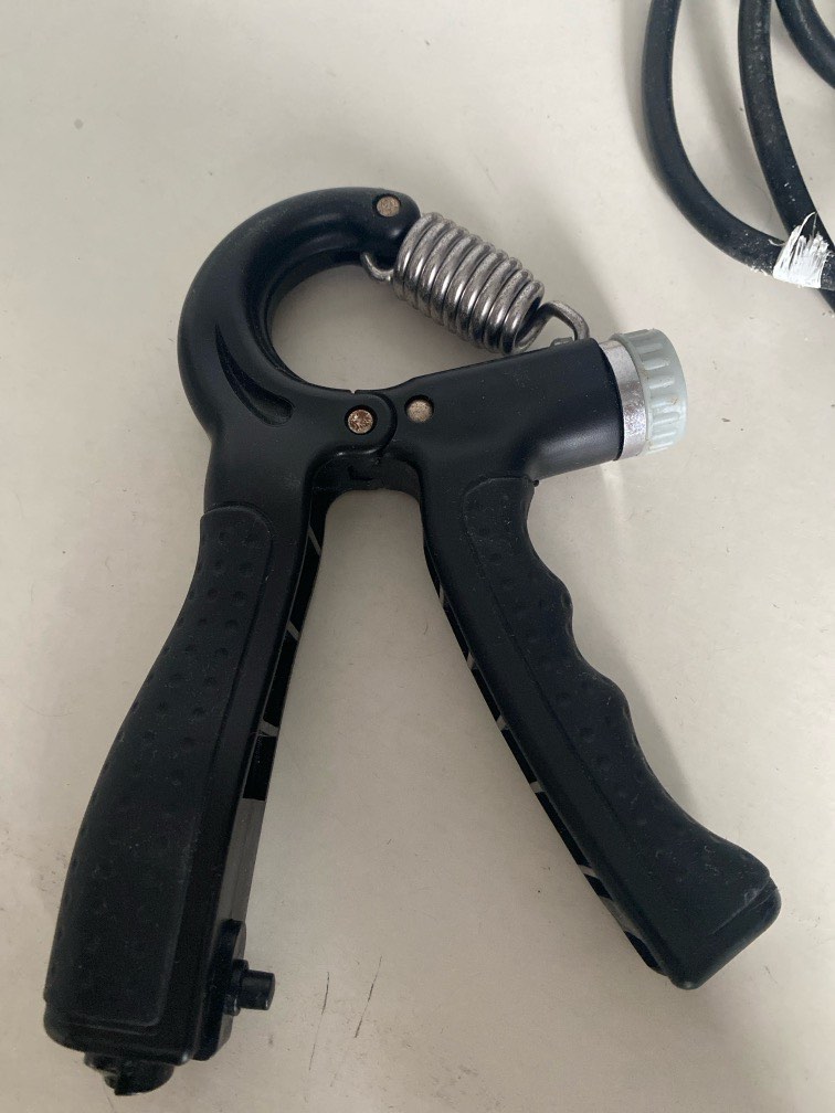 Forearm gripper, Sports Equipment, Exercise & Fitness, Toning ...