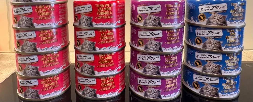 28 Cans of Fussie Cat Wet Food (Mixed Flavours), Pet Supplies, Pet Food ...