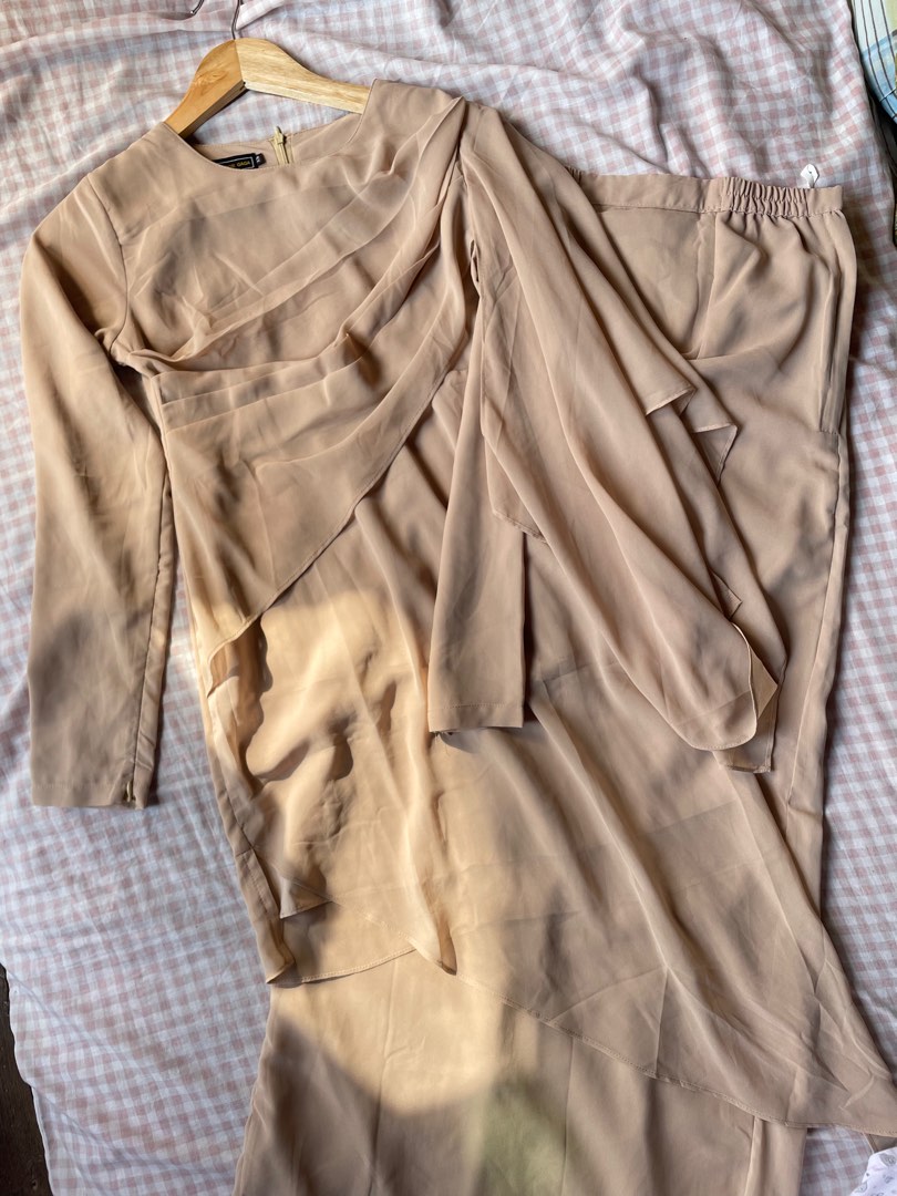 Gerobok Gaga Champagne Nude, Women's Fashion, Muslimah Fashion, Baju Kurung & sets on Carousell