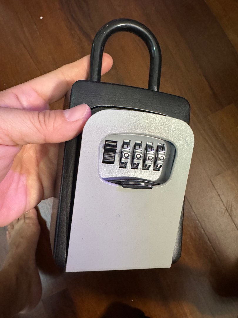 Lockbox with loop, Furniture & Home Living, Home Improvement ...