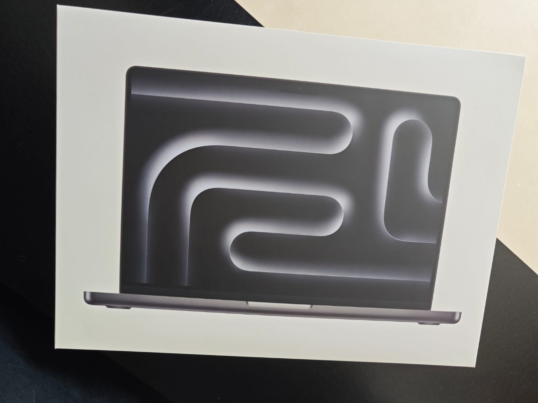 Macbook Pro M4 Black, 14 inch Box, Computers & Tech, Parts ...