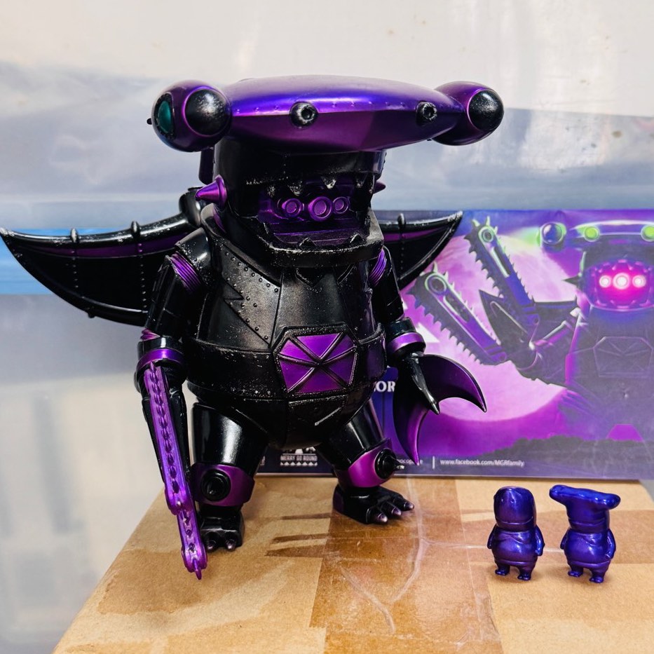 Momoco Studio 毛毛二 惡霸鯊力士 搪膠 Figure 連鐵甲鯊駕駛員及惡霸鯊駕駛員, 興趣及遊戲, 玩具 & 遊戲類 ...