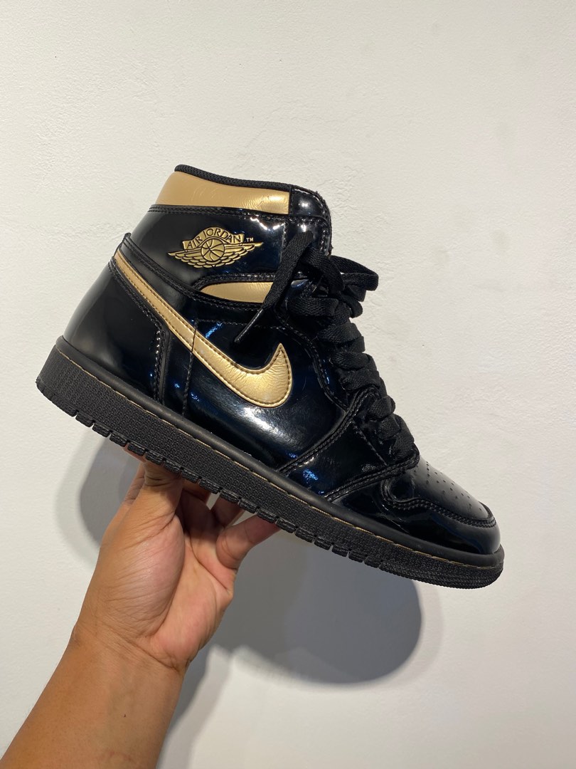 Nike Air Jordan Retro High OG ' black mettalic Gold', Men's Fashion ...