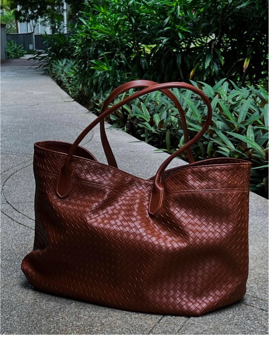Nobat wavy tote, Women's Fashion, Bags & Wallets, Tote Bags on Carousell
