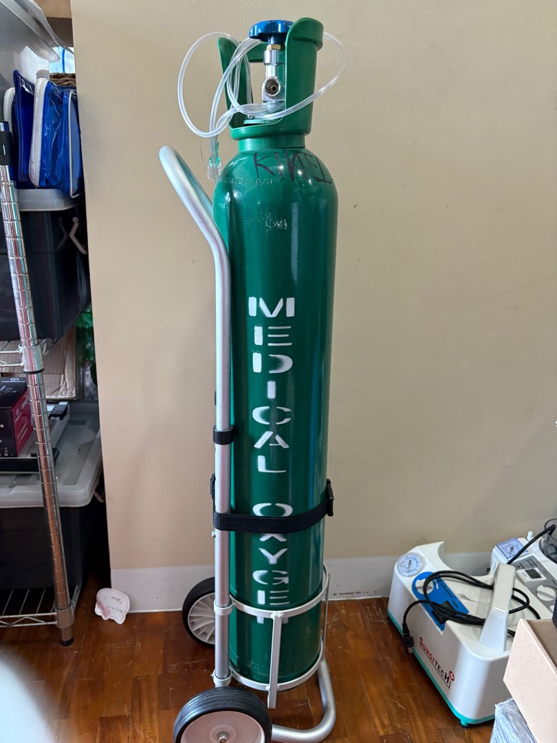 Oxygen tank 20lbs with trolley and regulator, Health & Nutrition ...