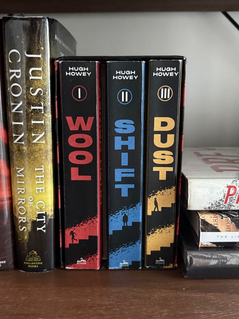 Silo trilogy by Hugh Howey box set (Wool, Shift, Dust), Hobbies & Toys ...