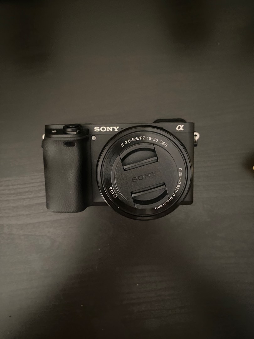 Sony a6400 w/ kit lens, Photography, Cameras on Carousell