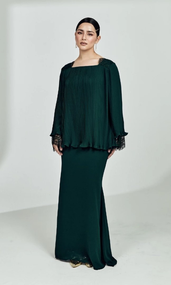 Teh Firdaus in Emerald Green, Women's Fashion, Dresses & Sets, Sets or ...