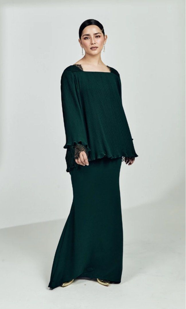 Teh Firdaus in Emerald Green, Women's Fashion, Dresses & Sets, Sets or ...