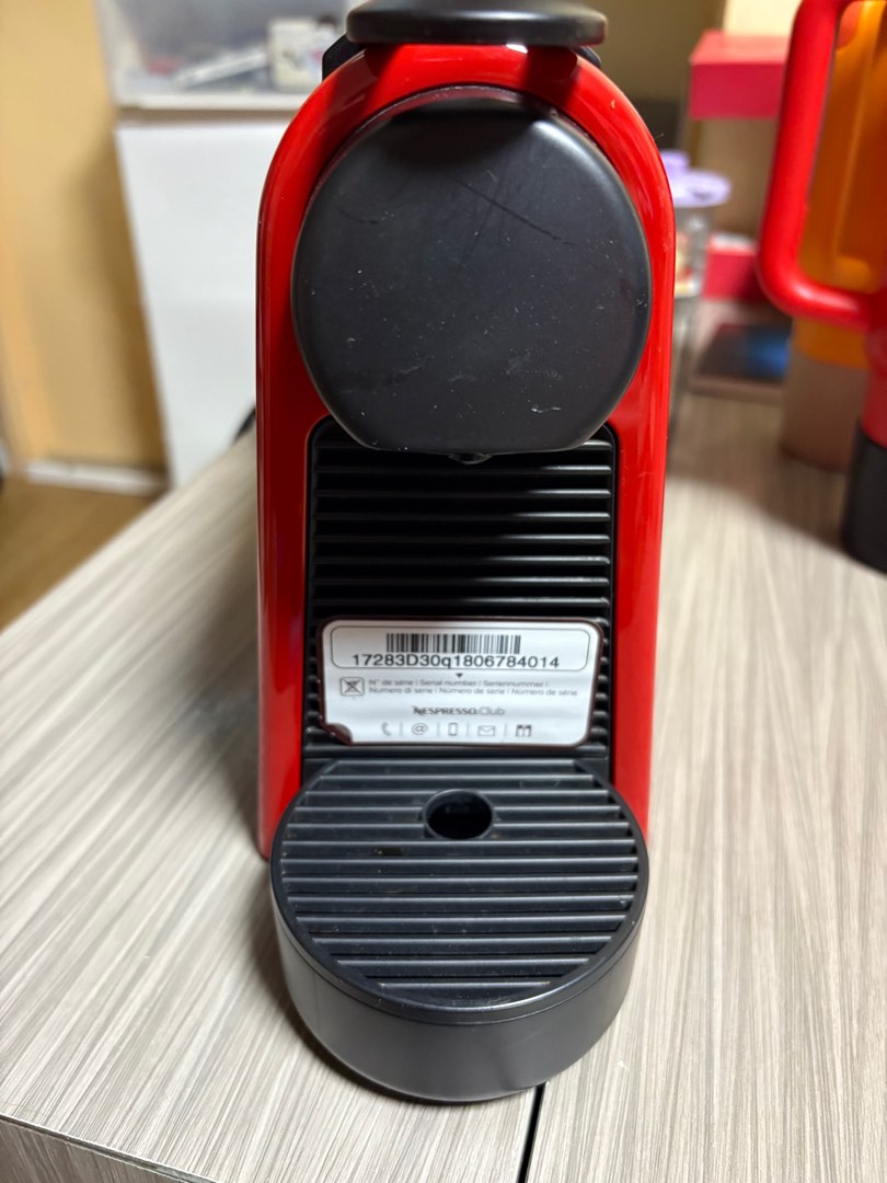 全新一樣 Nespresso Essenza Mini red color 紅色, 家庭電器, 廚房電器, 咖啡機及咖啡壺 - Carousell