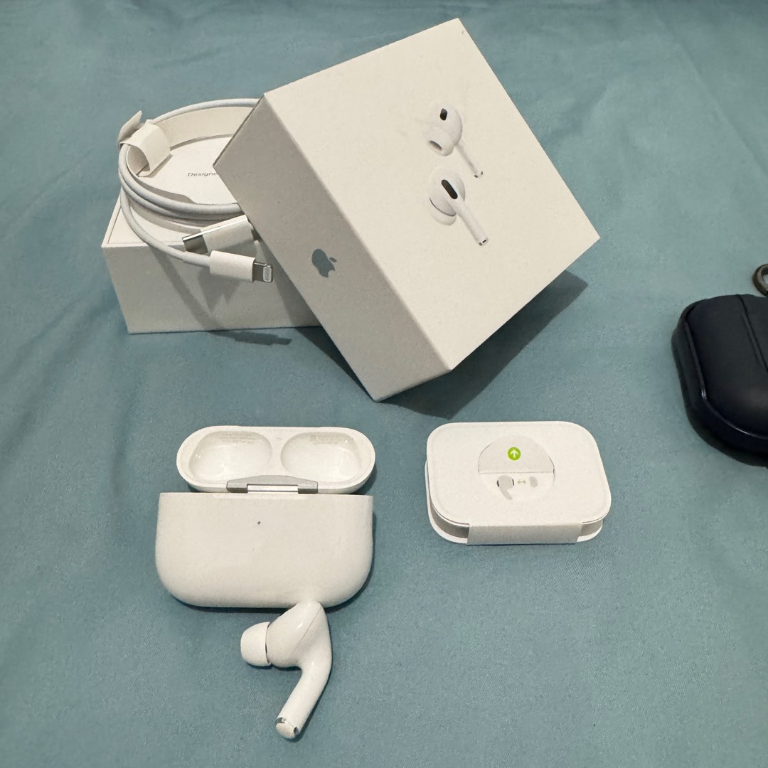 Airpods Pro Gen 2 lightning (ex. Blibli) - Baca Deskripsi, Musik & Media, Aksesoris di Carousell