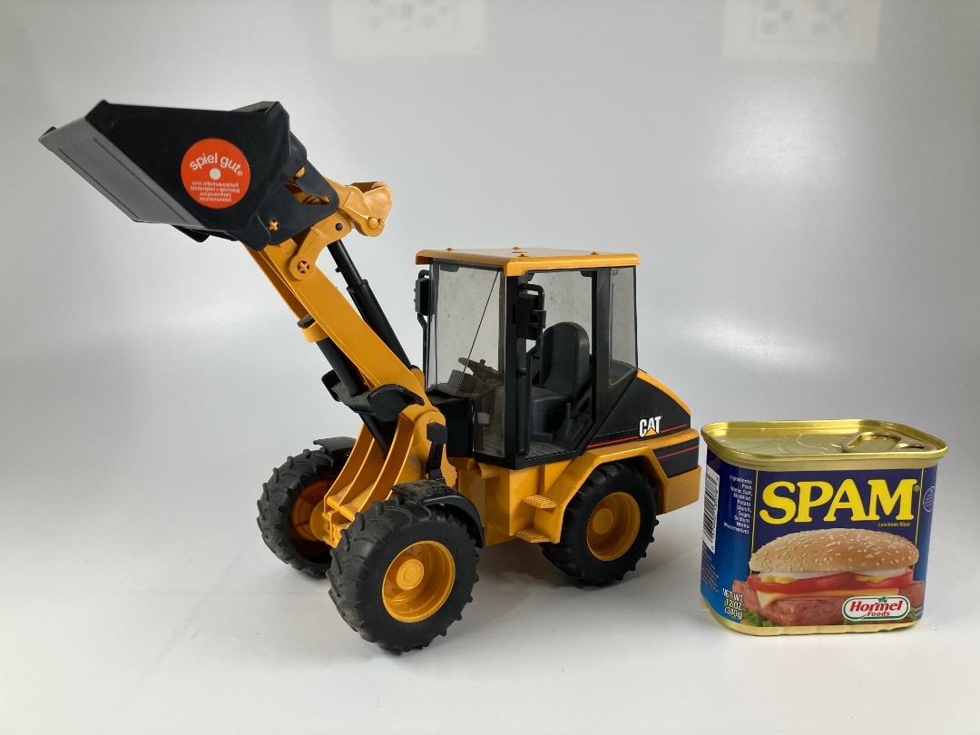 BRUDER CAT Wheel Loader (Made in Germany), Hobbies & Toys, Toys & Games ...