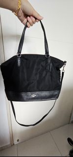 coach bag, Women's Fashion, Bags & Wallets, Shoulder Bags on Carousell
