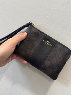 [New] Coach Wallet in Signature Canvas, Luxury, Bags & Wallets on Carousell
