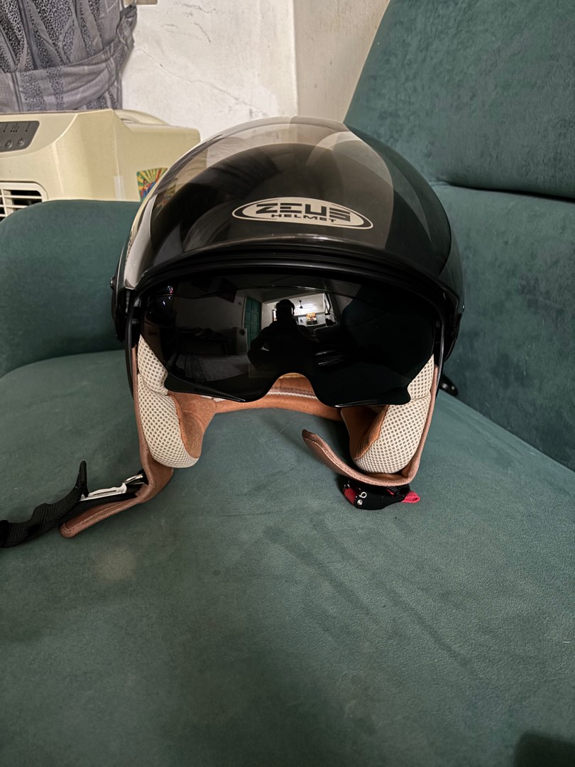 Helmet zeus zs-217 saiz L, Auto Accessories on Carousell