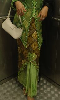 Kebaya bead lace indonesia, Women's Fashion, Muslimah Fashion, Baju ...