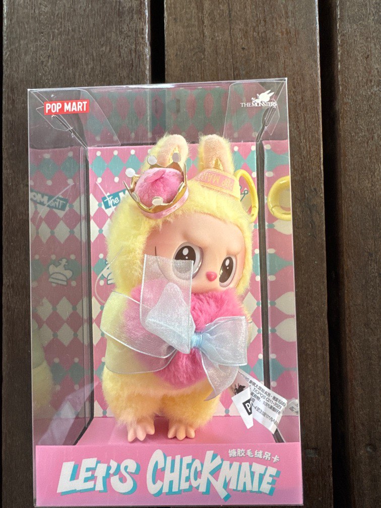 「正版」全新Labubu 皇后Queen連盒popmart, 興趣及遊戲, 玩具 & 遊戲類 - Carousell