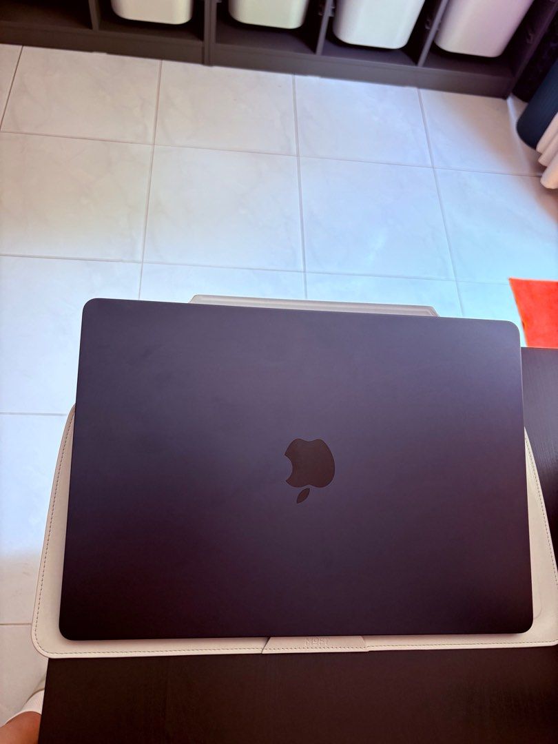 Macbook like new air M3 15" inch 2024 - 256gb, 8g , Midnight with MOFT ...