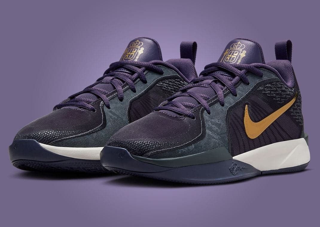 Nike Sabrina 2 KC (GS) "Broken Records", Fesyen Wanita, Sepatu di Carousell